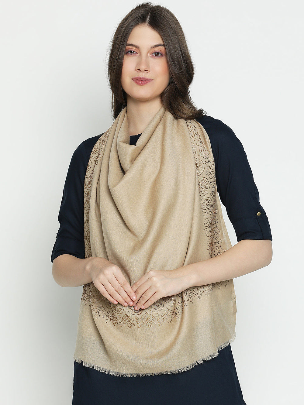 Buy Shingora's Radiant Glow Stole Illuminate Your Look Online | Shingora